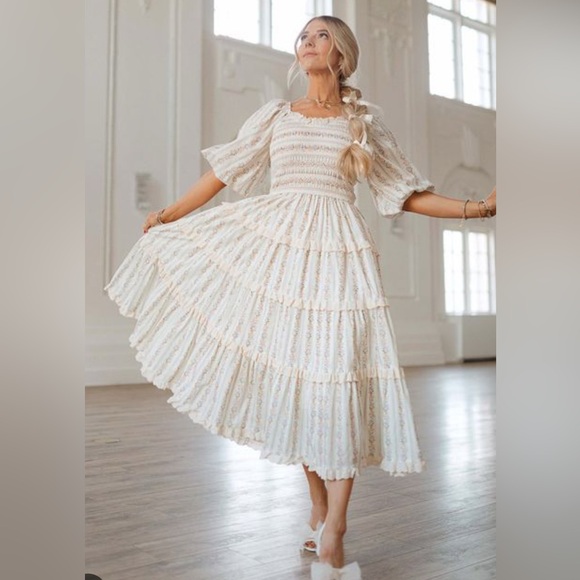 Ivy City Co | Dresses | Ivy City Co Roselyn Ivory Cream Floral Midi ...